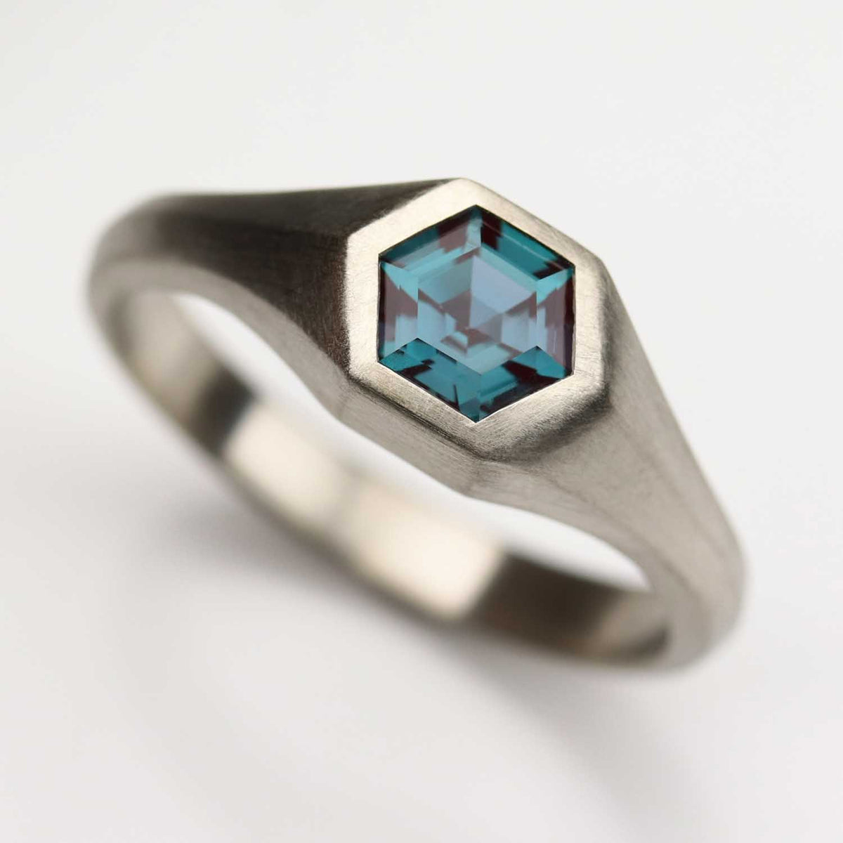 Eco-friendly, Ethically Sourced Masculine Engagement Rings – Aide-mémoire