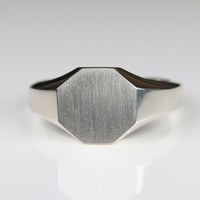 Octagon Signet Ring – Aide-mémoire