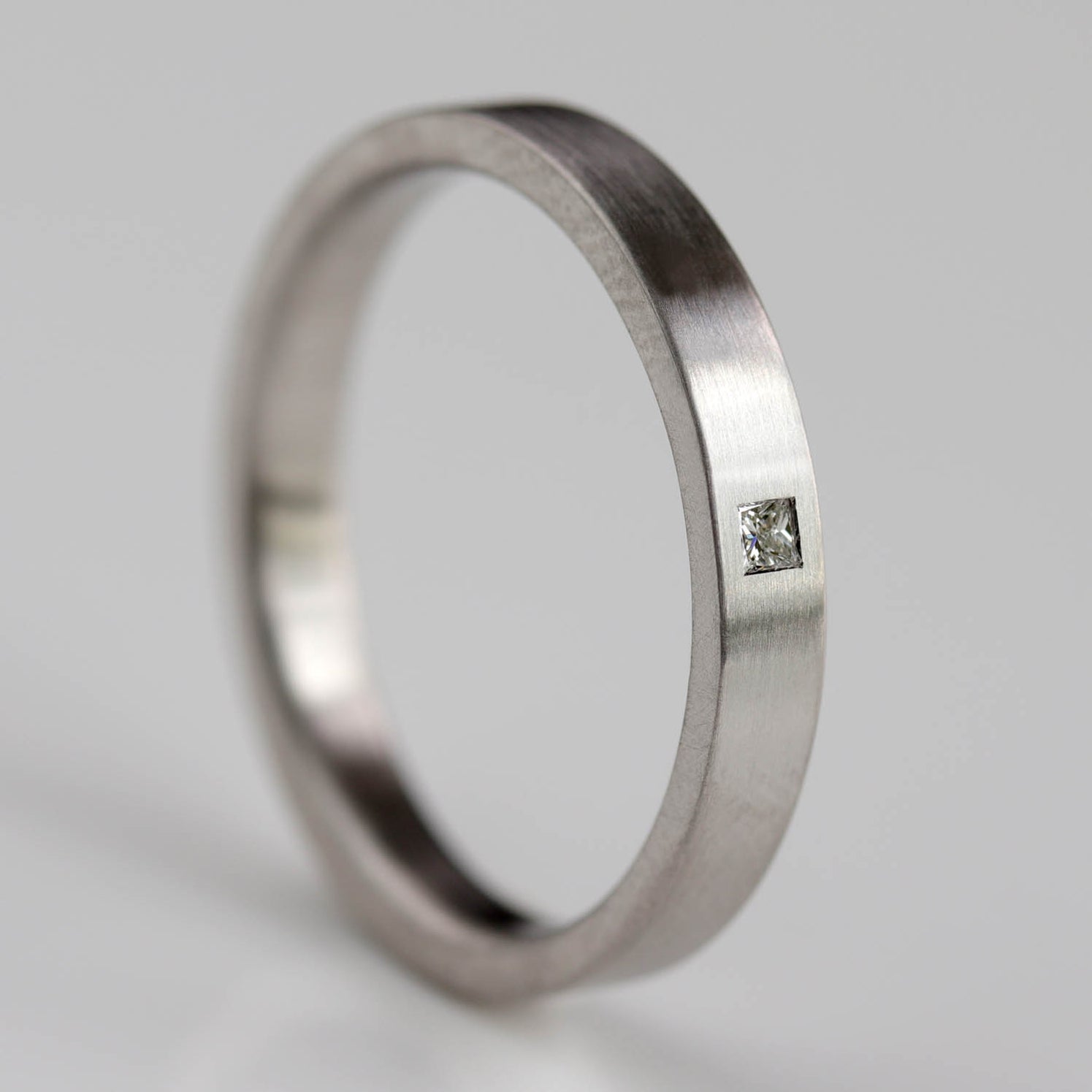 Flush Set Square Diamond Ring - Eco-friendly Jewelry – Aide-mémoire