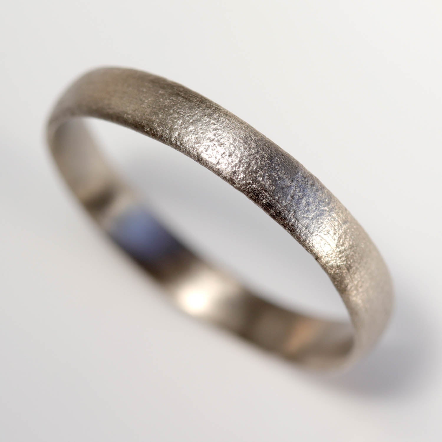 Women's Ancient Band with Rustic Texture - Eco-friendly