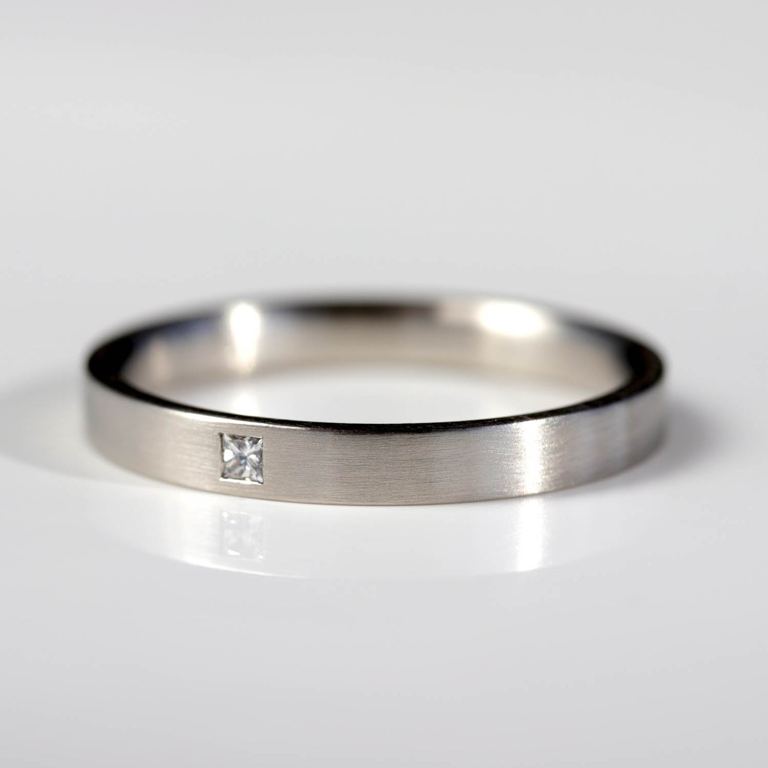 Flush Set Square Diamond Ring - Eco-friendly Jewelry – Aide-mémoire